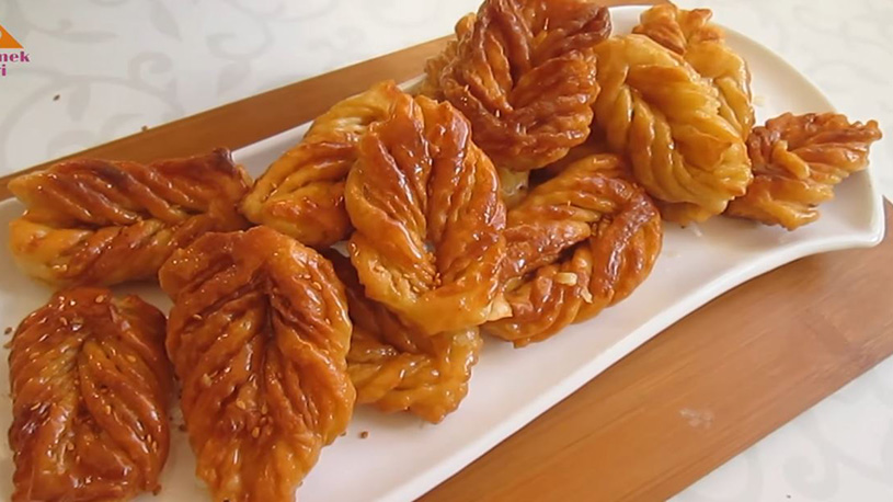 Baklava Niyetine Çıtır Çıtır Şerbetli Yaprak Tatlısı