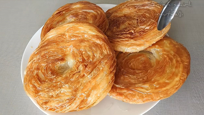 Yapımına Hayran Kalınan Pratik Şerbetli Tatlı Tarifi