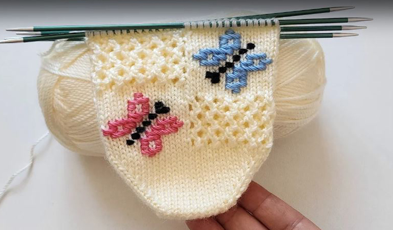 Kelebek Bahçesi Rengarenk Bohçalık Patik Modeli - Renkli Hobi